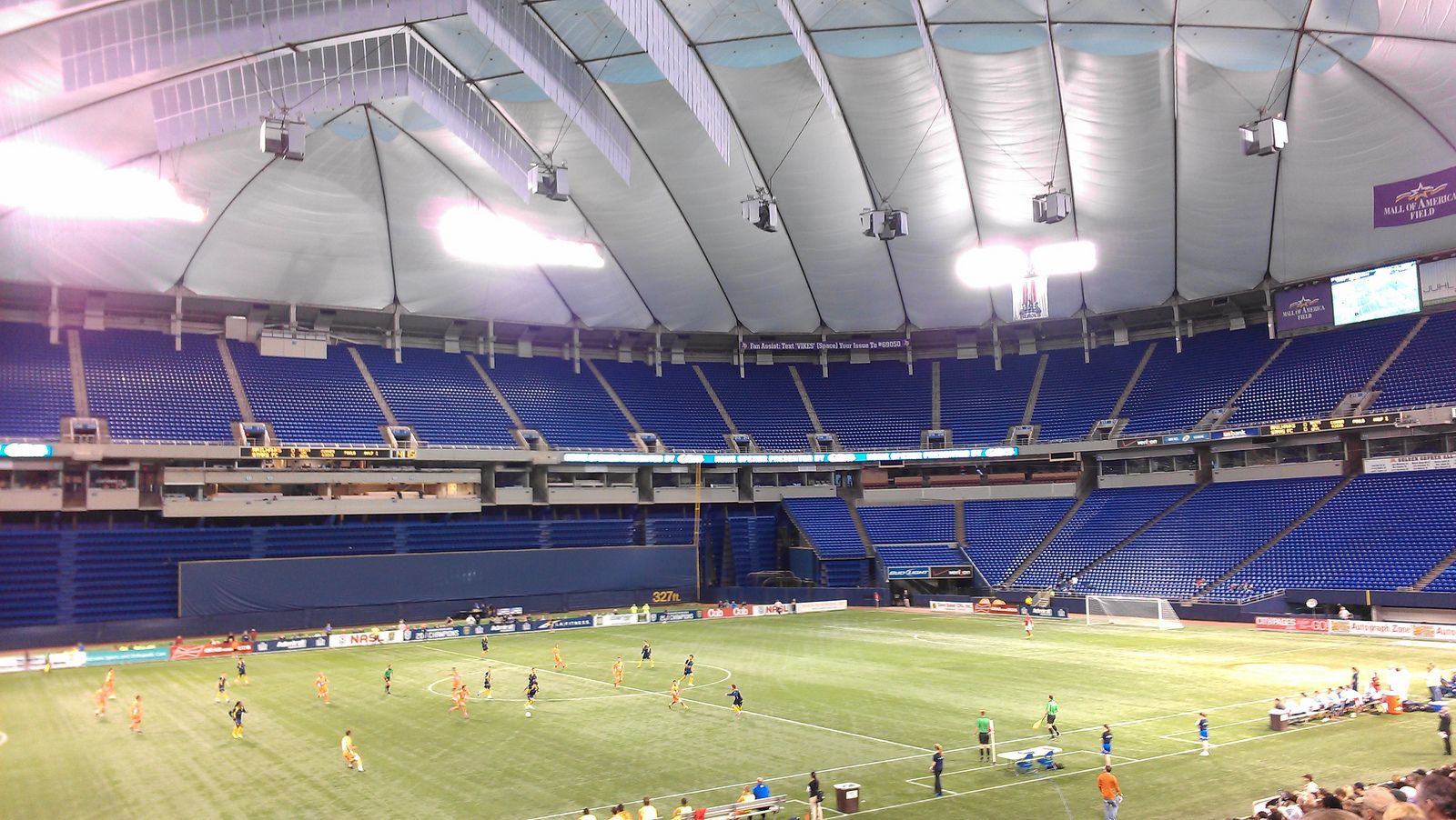 Historical: Hubert H. Humphrey Metrodome – until 2013 – StadiumDB.com